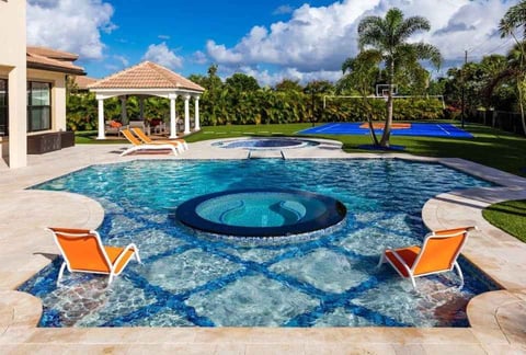 Louden Bonded Pools | Treasure Coast, FL Spa and Pool Builders